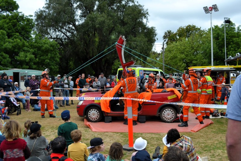 SES Celebrates 21 Years at Farmers Market | Castlemaine Mail